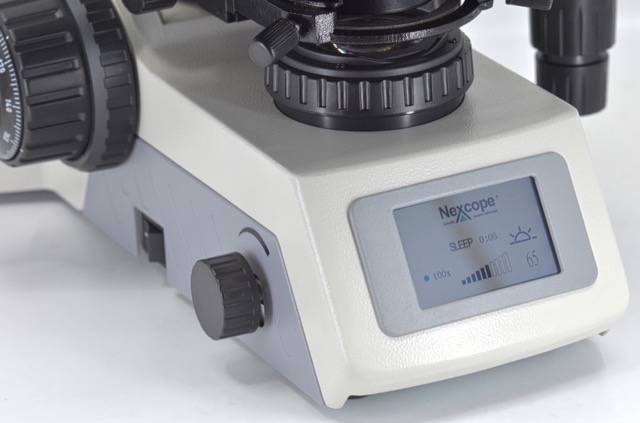 MICROSCÓPIO BIOLÓGICO TRINOCULAR NEXCOPE NE 620 | Guia Laboratorial